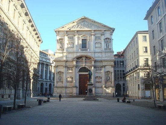 Basilica di San Fedele (1569) - International Residence